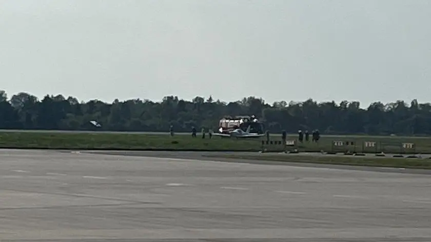 Warszawa. Incydent z udziałem małego samolotu na Lotnisku Chopina, wstrzymano starty i lądowania ...