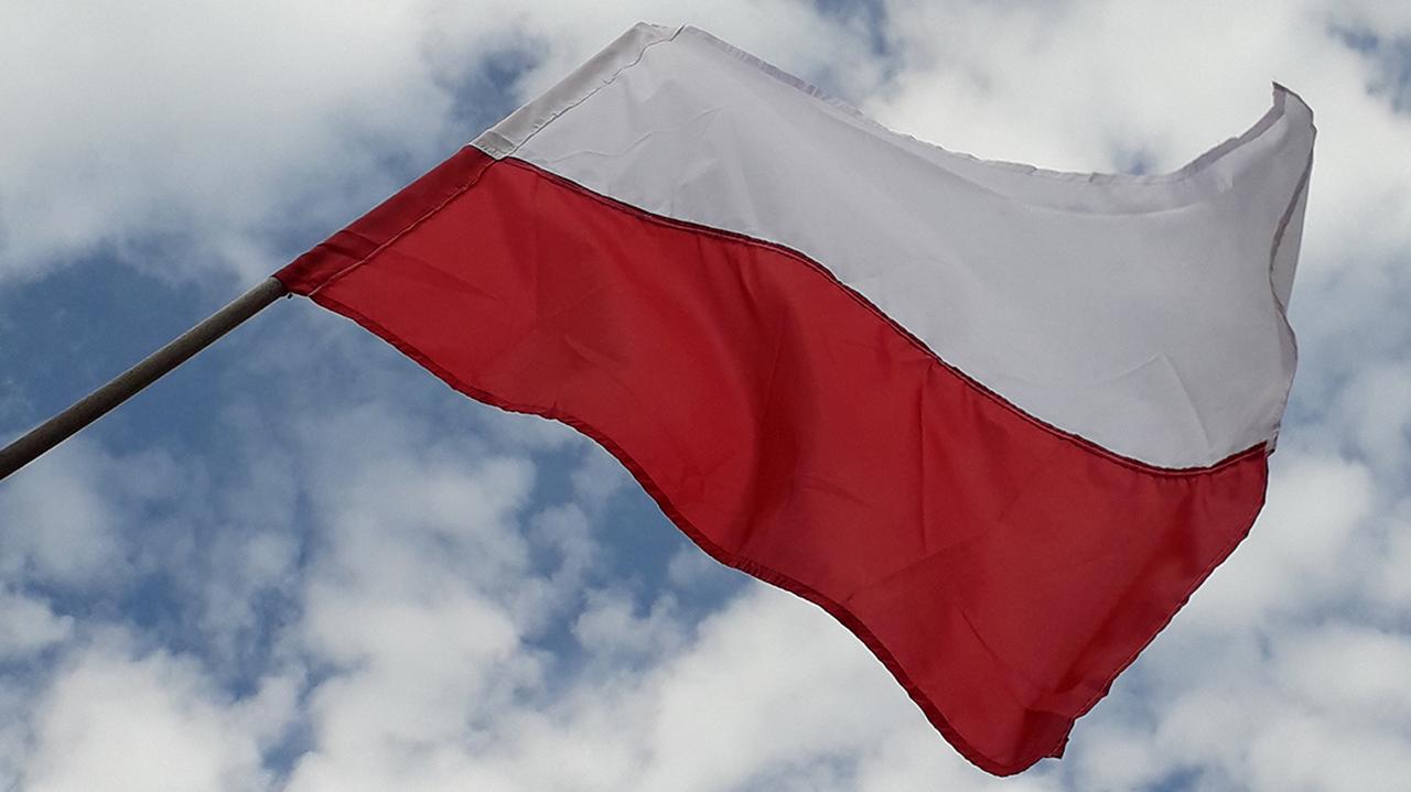 Biało-czerwone święto. 2 maja w Polsce obchodzimy Dzień Flagi