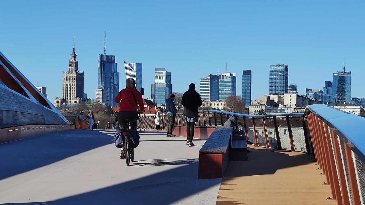 Warszawa. Kładka pieszo-rowerowa - czekamy na wasze zdjęcia Warszawa. Kładka pieszo-rowerowa - czekamy na wasze zdjęcia